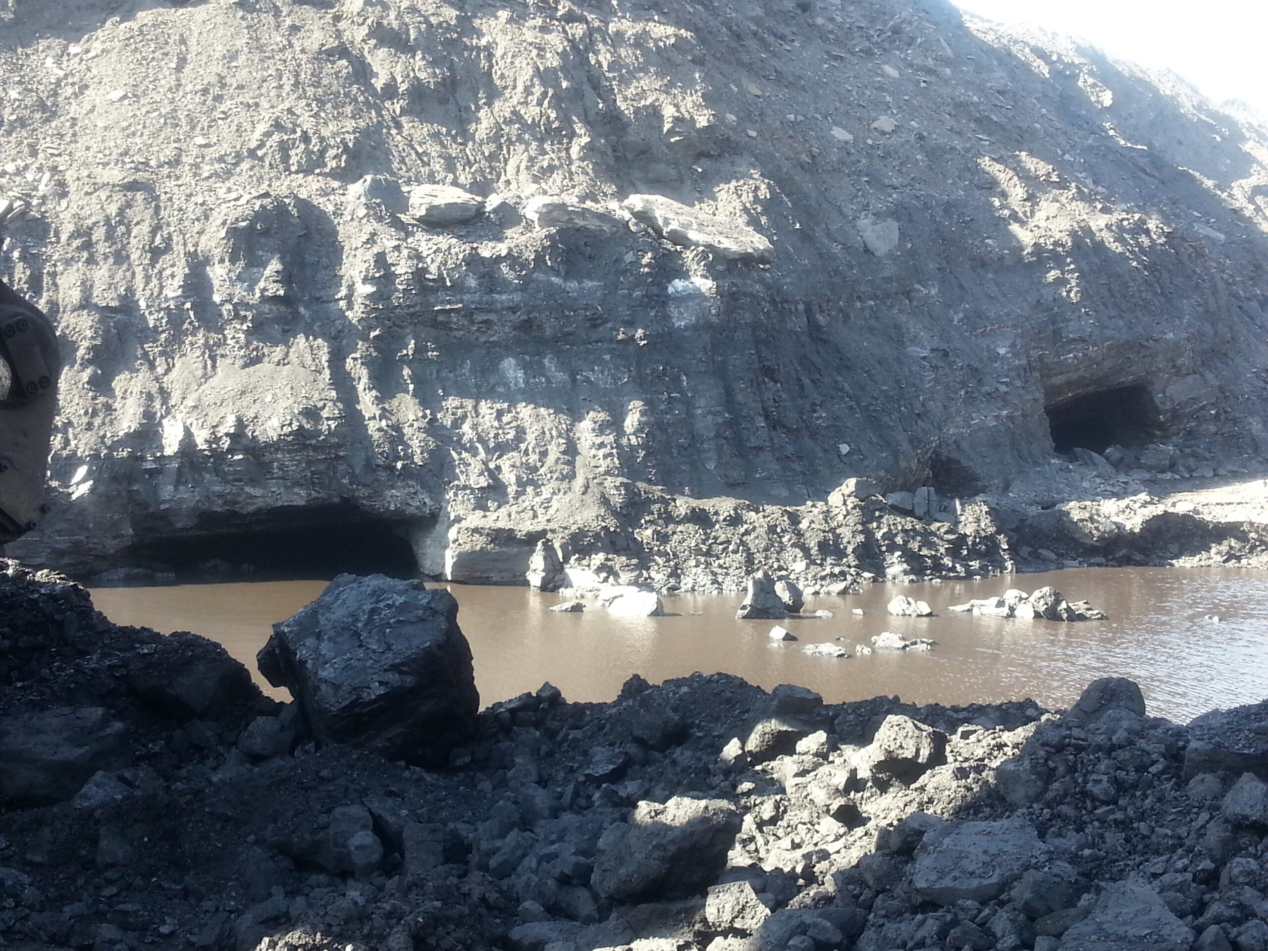 Mining cut exposing old underground mine workings | Nabla H PTY LTD